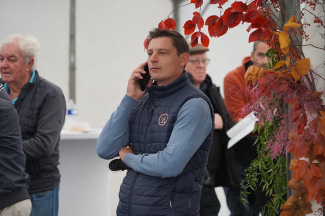 Florent Fonteyne achète le top price à 100.000 euros de la 1e Flat Sale ...