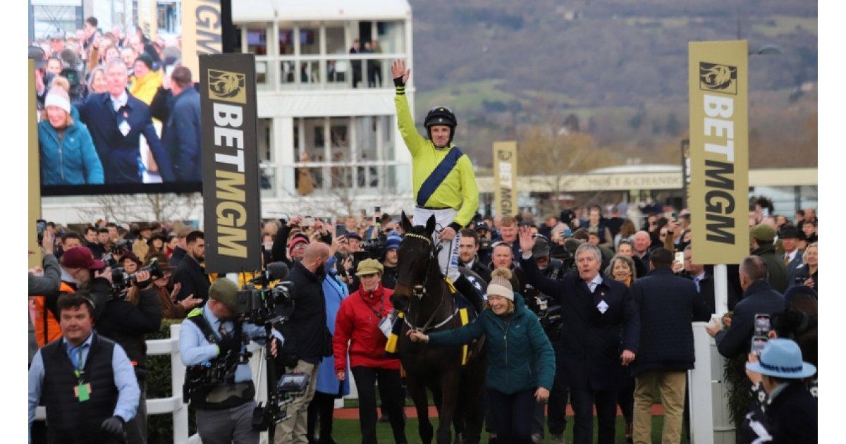 Champion Chase : Marine Nationale, le plus beau des hommages à Michael ...